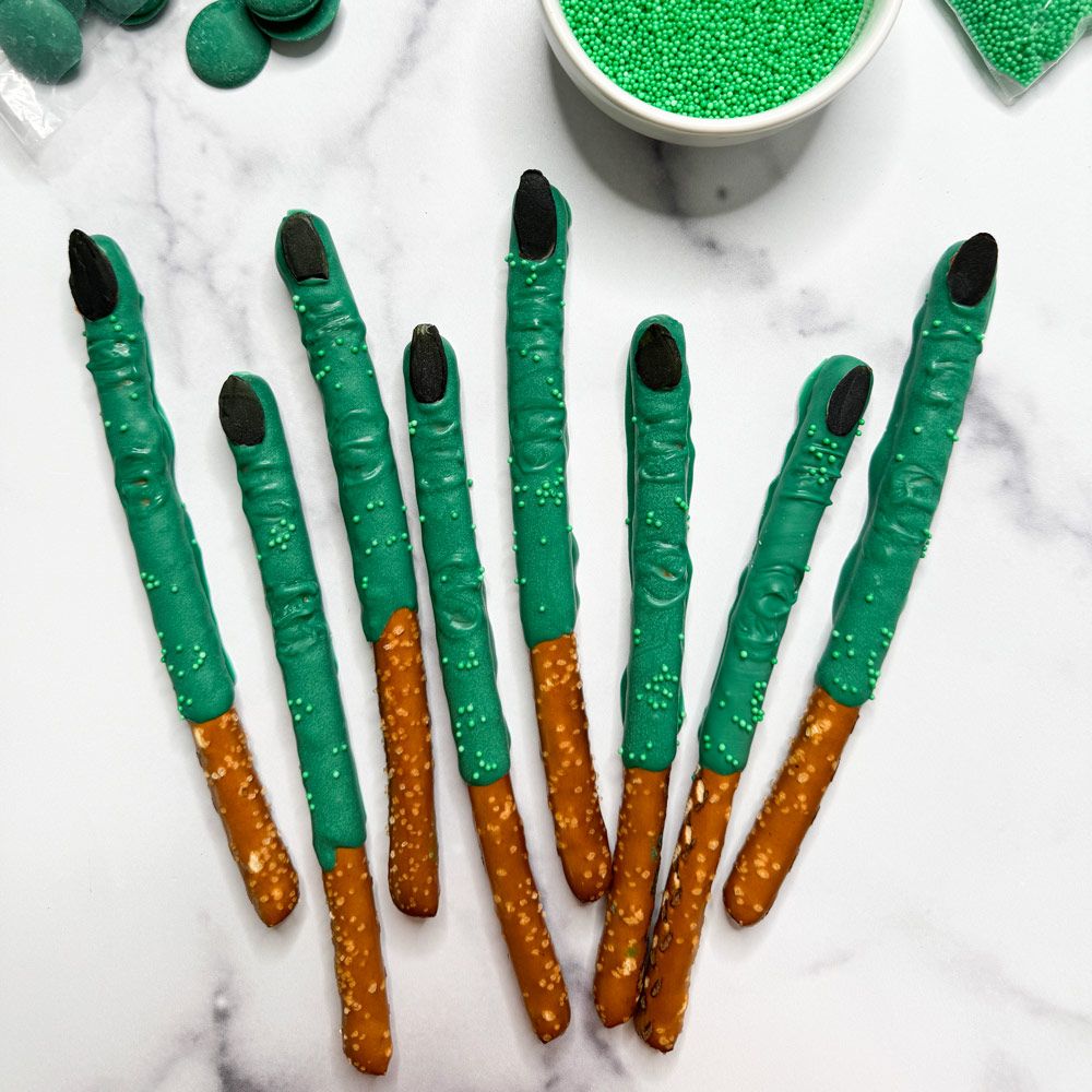How to Make Creepy Witch Finger Pretzel Rods with Merckens Chocolate M ...